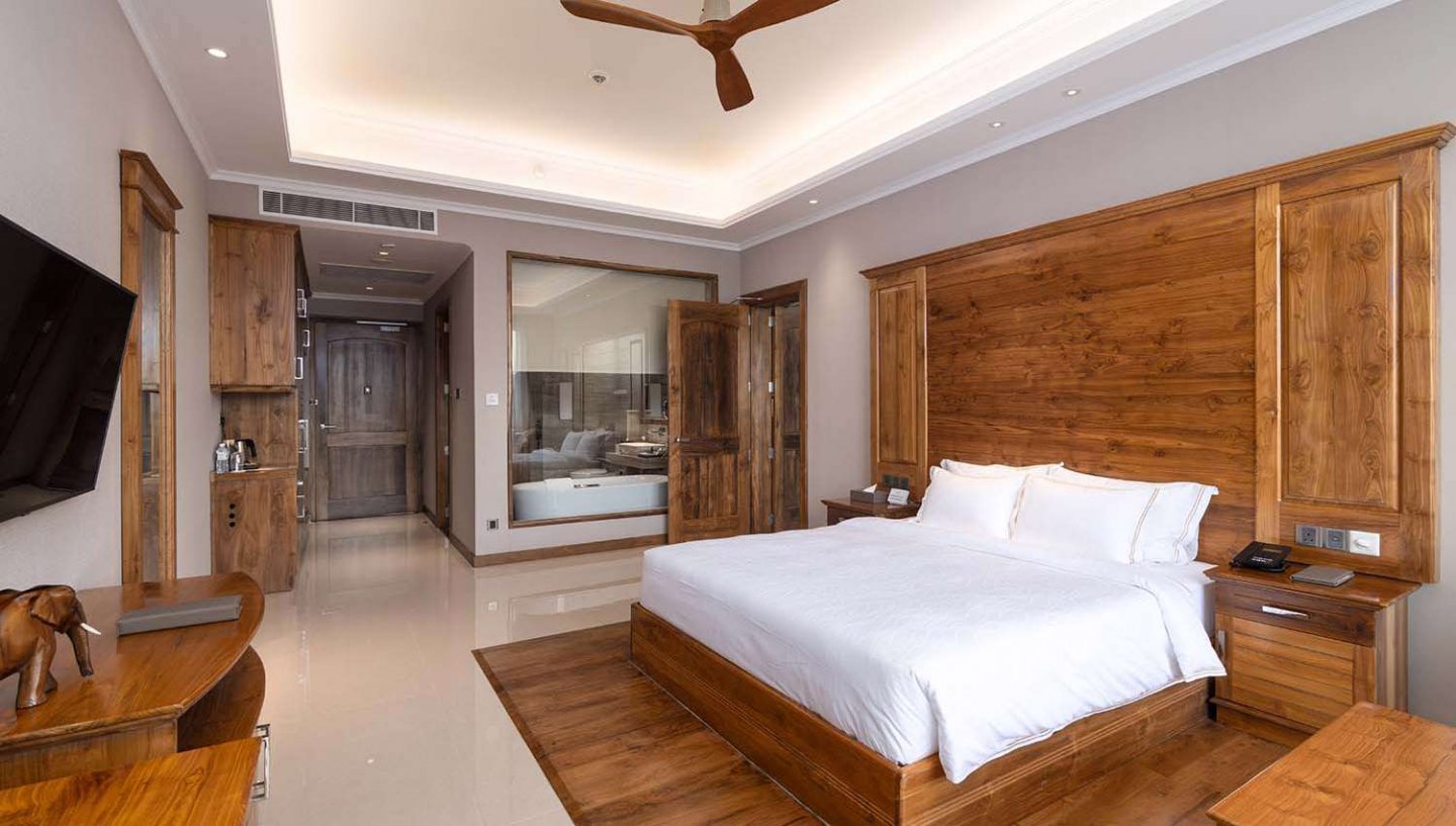 Araliya Beach Resort & Spa